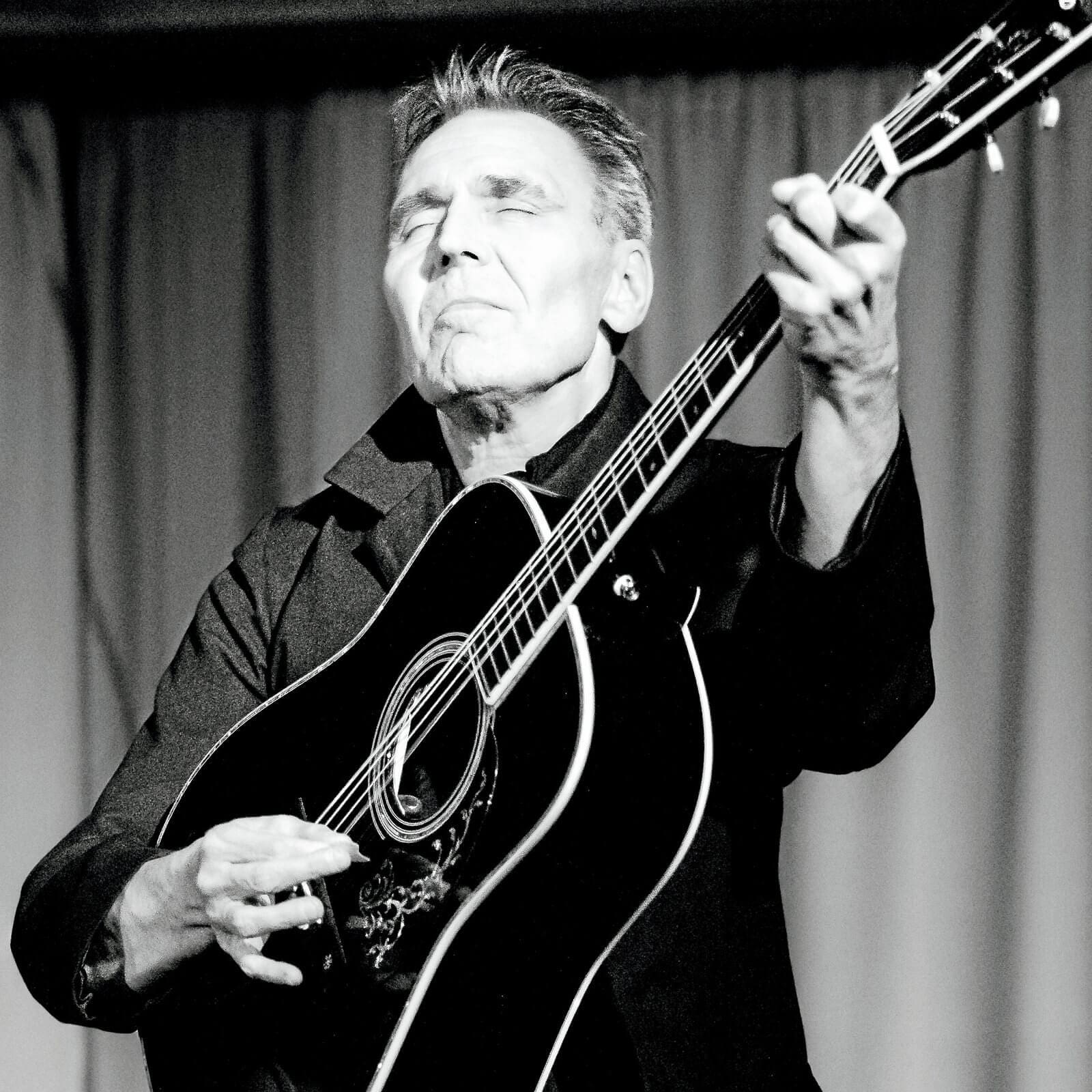 Stemmen, sangen og solidariteten – Carsten Bos kamp for livet og ...